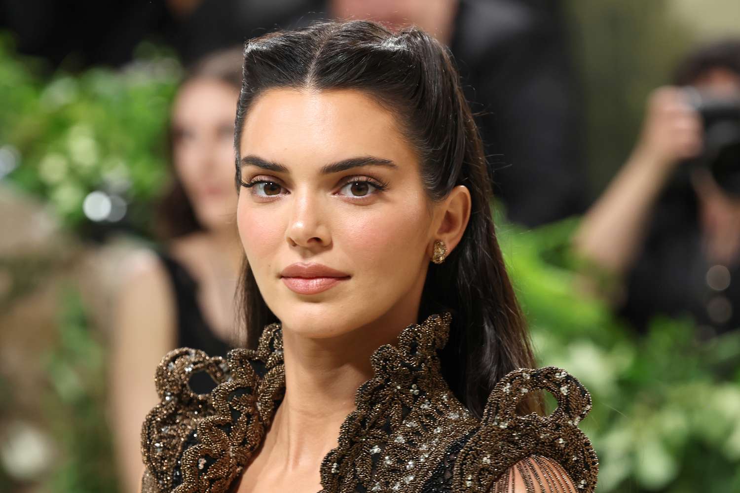 Kendall Jenner Reveals a Gorgeous New Platinum Blonde Hair Color