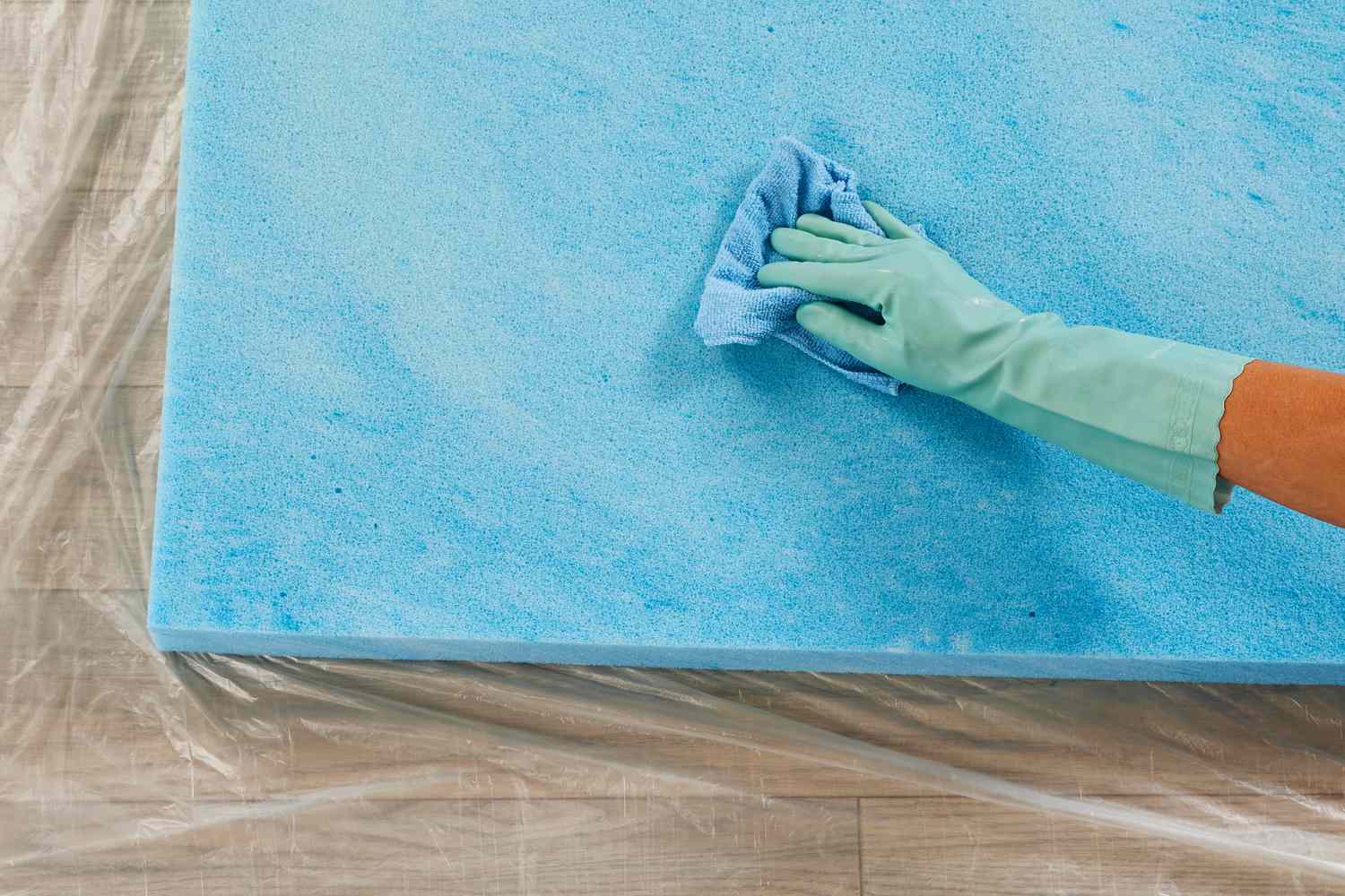 Properly cleaning your foam mattress topper is essential to remove ...
