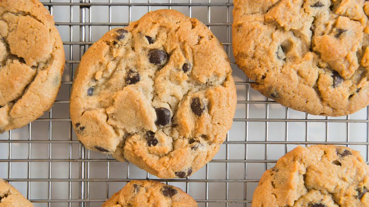 The Secret to Keeping Cookies Soft: Add a Slice of Bread