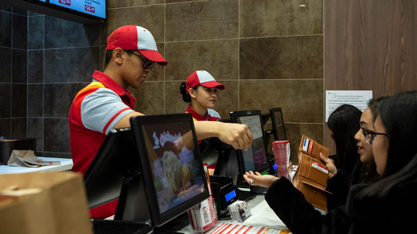 Why Fast Food Employees Are Required to Wear Hats: The Hidden Purpose