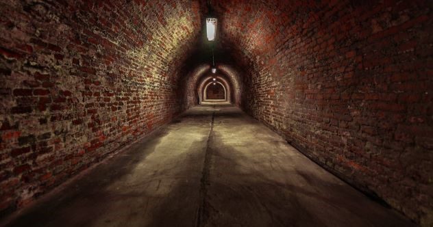 10 Secret Pathways Discovered Under Historic Landmarks - Mytour