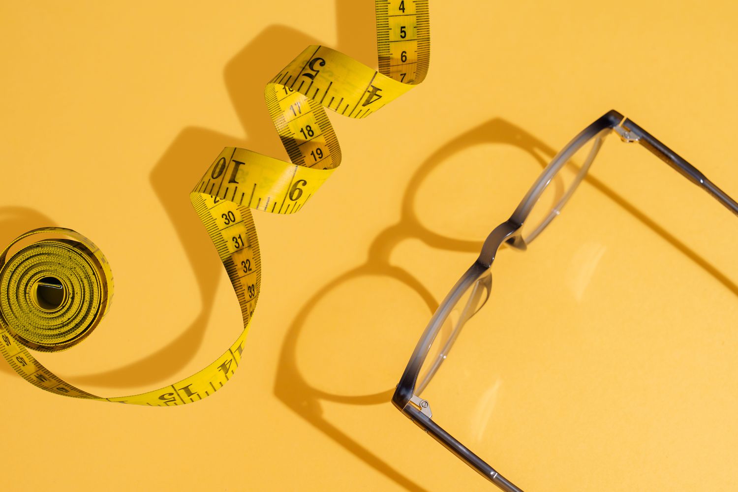 A Comprehensive Guide to Measuring Your Face for the Perfect Glasses Fit