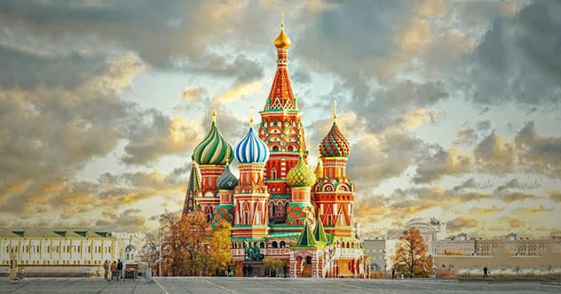 Discover 30 surprising and obscure details about world-famous landmarks ...