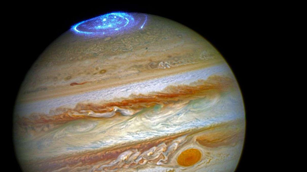 Hubble Reveals Stunning New Images of Jupiter's Aurora Borealis