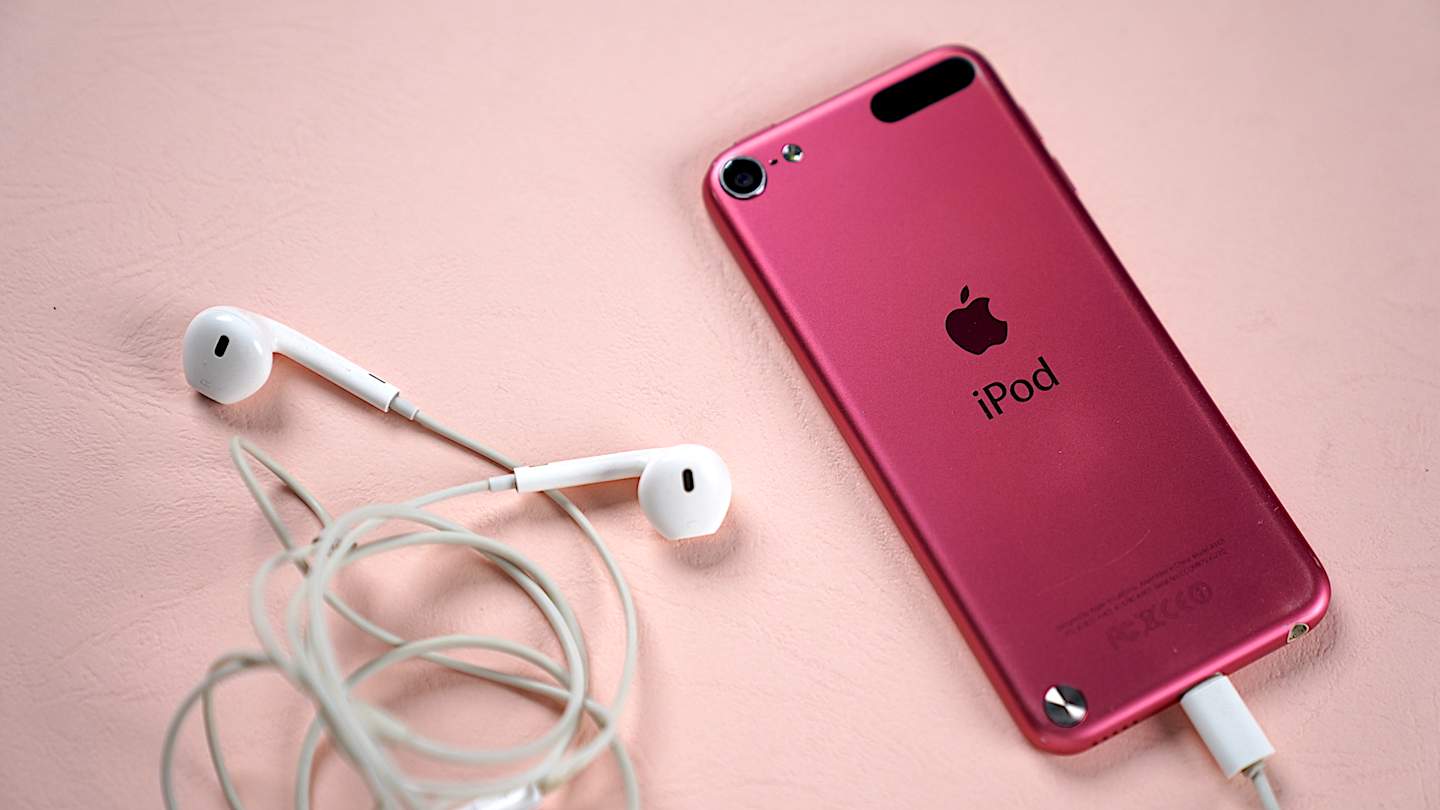 Is Alan Turing the Inspiration Behind the Apple Logo?