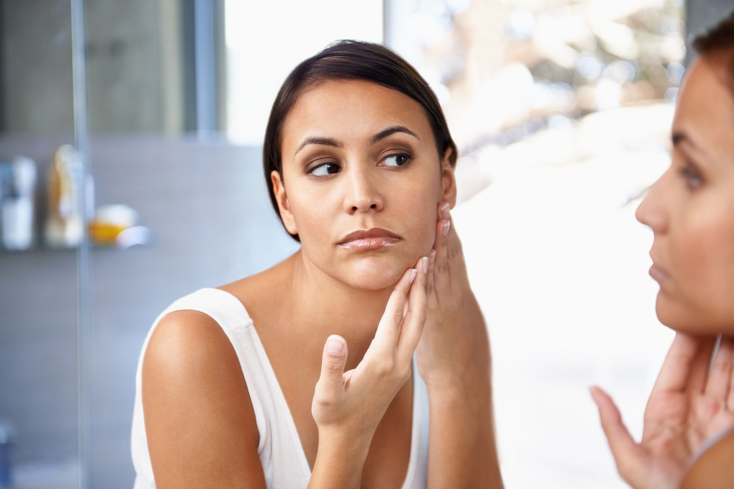 Discover the Reasons Behind Jawline Acne, as Explained by Experts