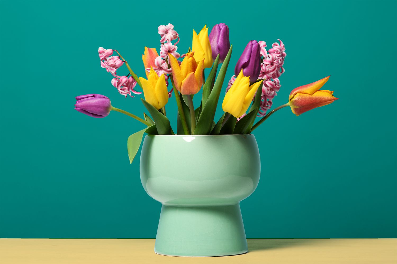 Discover 10 breathtaking tulip arrangements that will leave you in awe.