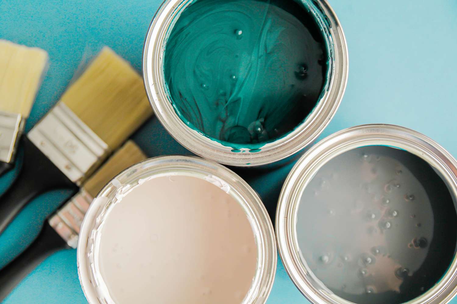 Interior designers swear by this simple yet effective paint trick to ...