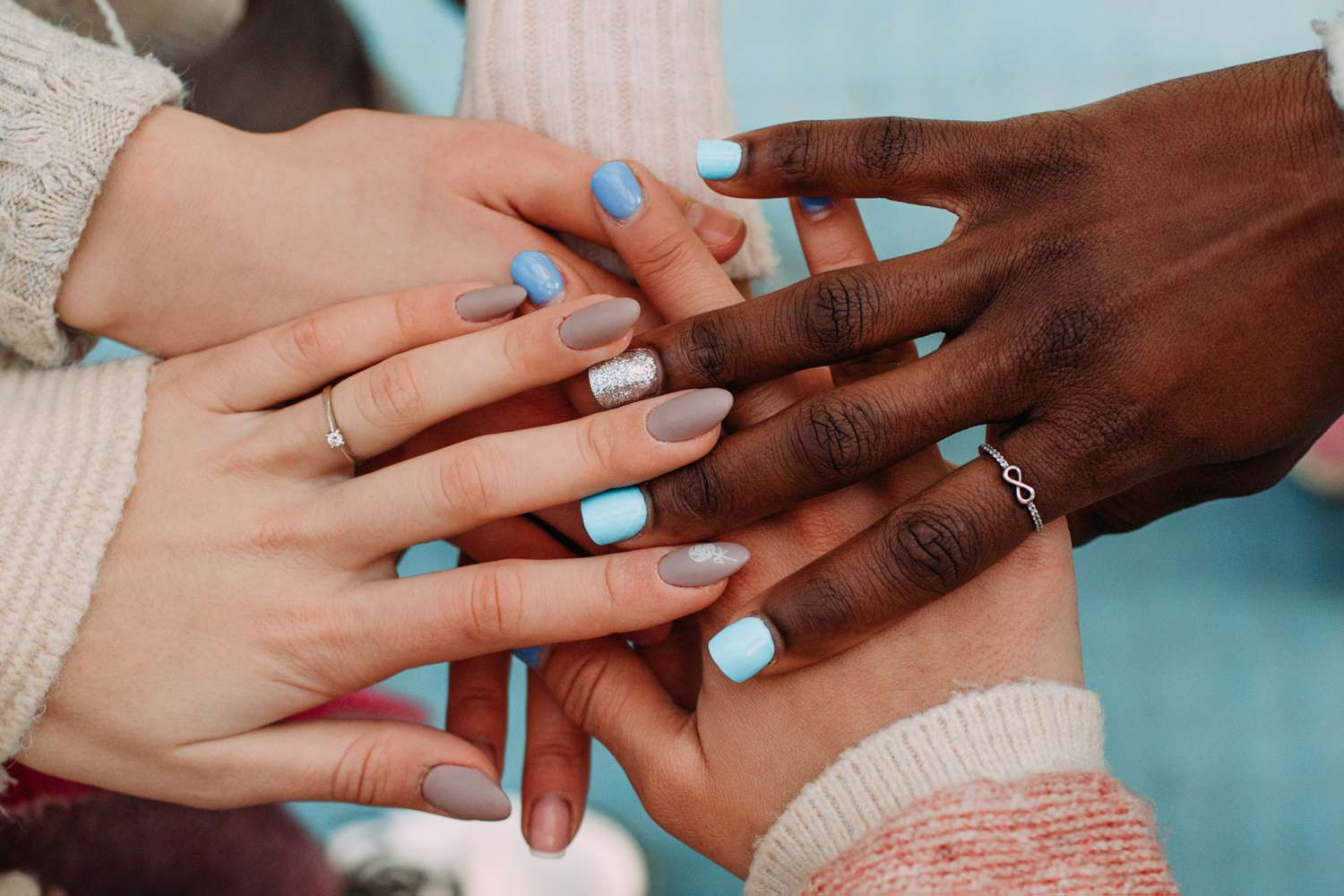 How to Select the Perfect Nail Polish Color for Your Skin Tone