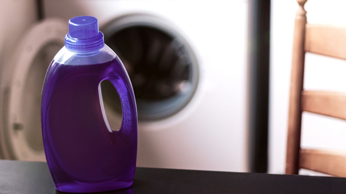 Discover the secrets to crafting your own homemade laundry detergent ...