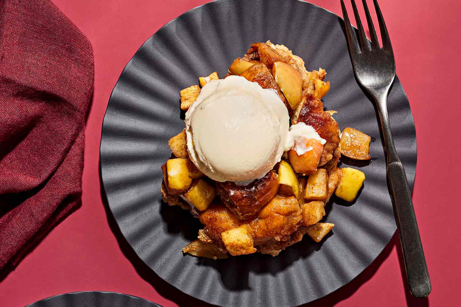 This Apple Spice Donut Pudding is the perfect dessert to celebrate the ...