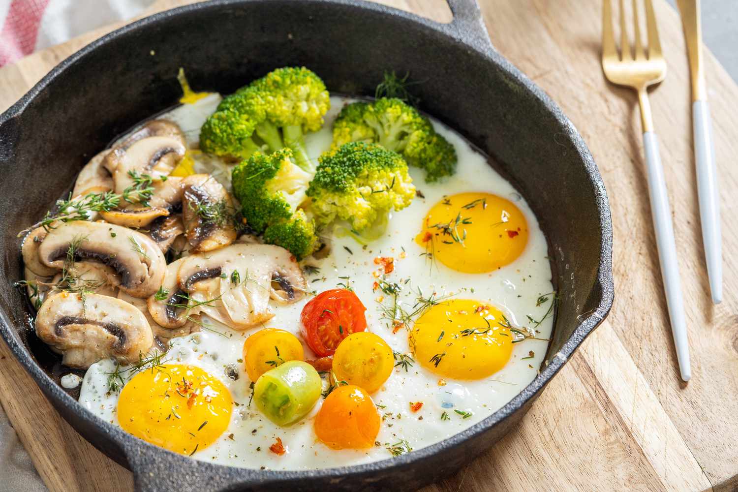5 Foods You Should Avoid Cooking in a Cast-Iron Skillet