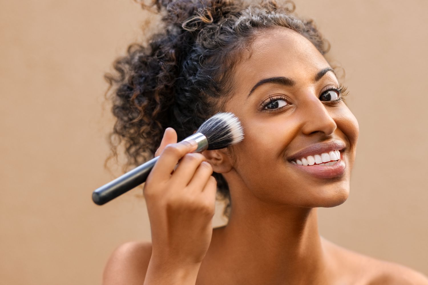 What Is Setting Powder and How to Use It Like a Pro