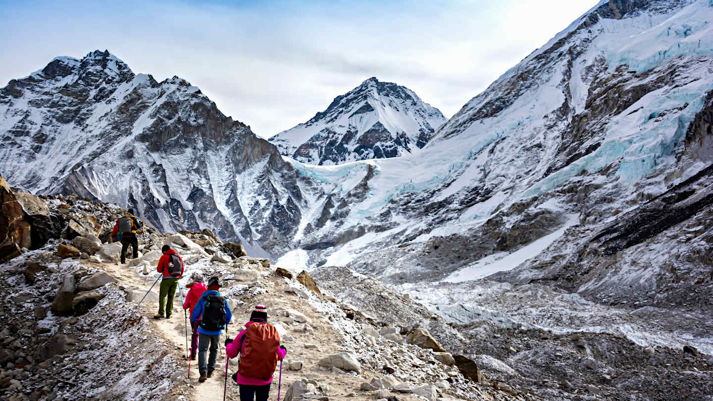 Mount Everest is continuing to rise—recent research sheds light on the ...