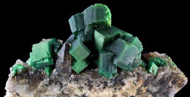 10 Most Lethal Rocks and Minerals - Mytour