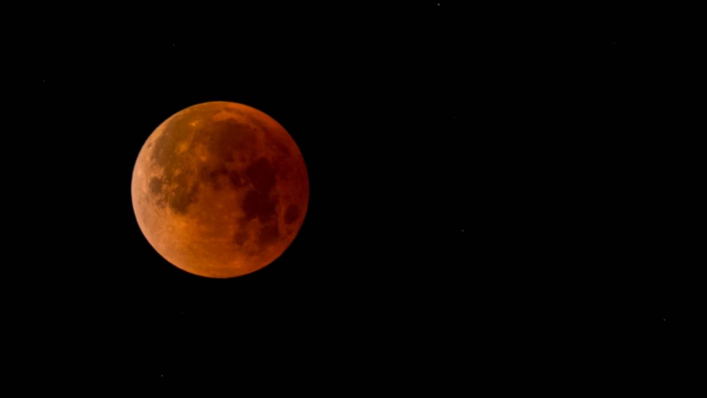 This weekend, experience the longest total lunar eclipse of the 21st ...