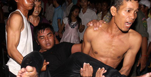 10 Heartbreaking Instances of Human Stampedes and Mass Panic - Mytour