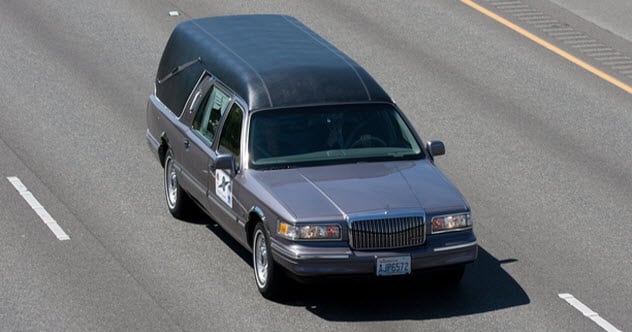 10 Defining Moments in the Evolution of the Hearse - Mytour