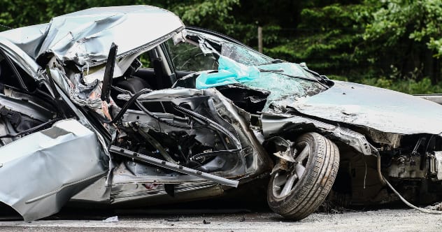Top 10 Unbelievable Car Crashes With No Survivors - Mytour