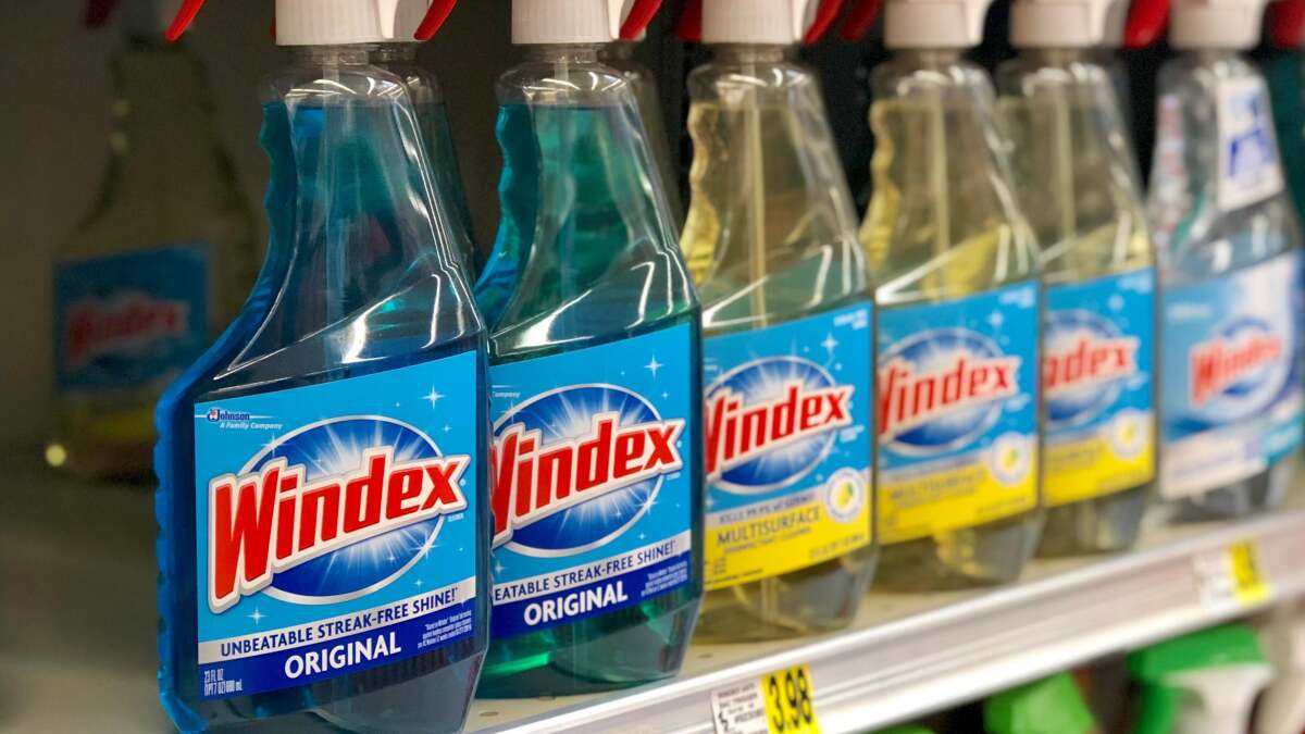 10 Unexpected Uses for Windex in Your Home | Mytour