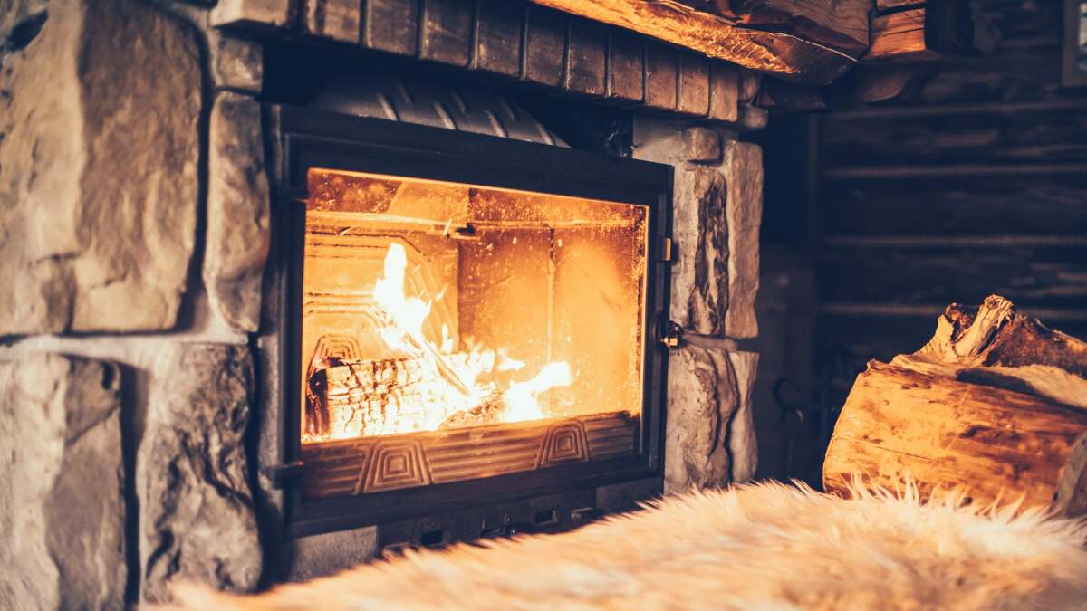 Avoid Burning These Items in Your Fireplace | Mytour