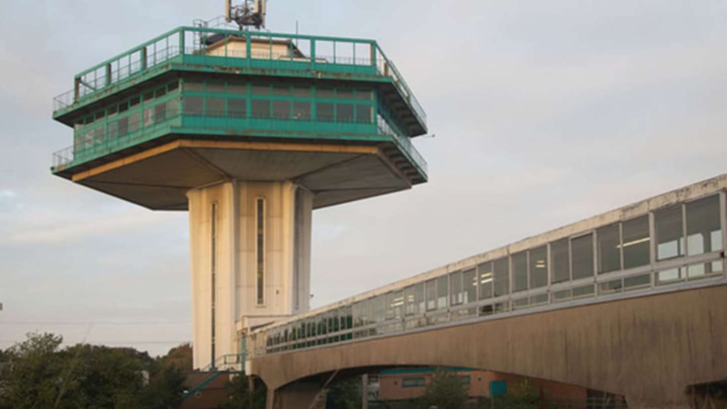 10 Unique Observation Towers Across the Globe
