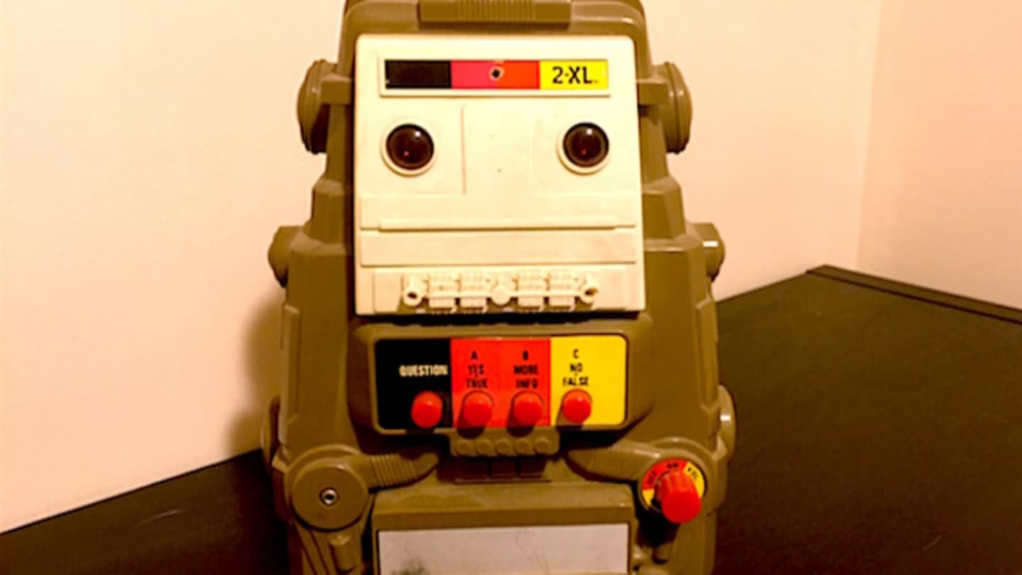 Recalling the Pioneer of Smart Toys: 2-XL