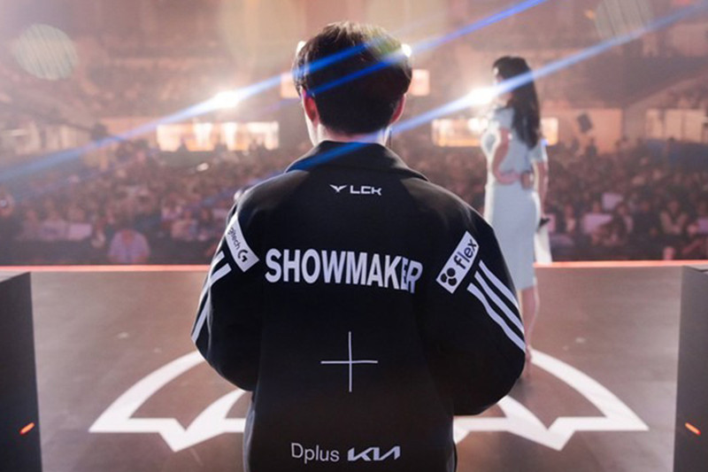 LMHT: Những khoảnh khắc của ShowMaker khiến cộng đồng cảm thấy đau lòng về một nhà Cựu Vô địch CKTG