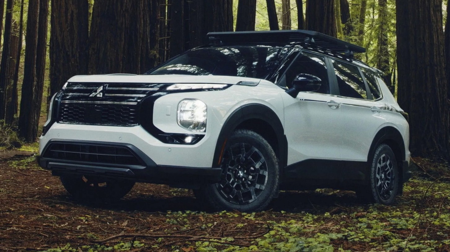 Mitsubishi Outlander Trail Edition 2025 chính thức trình làng với phong ...