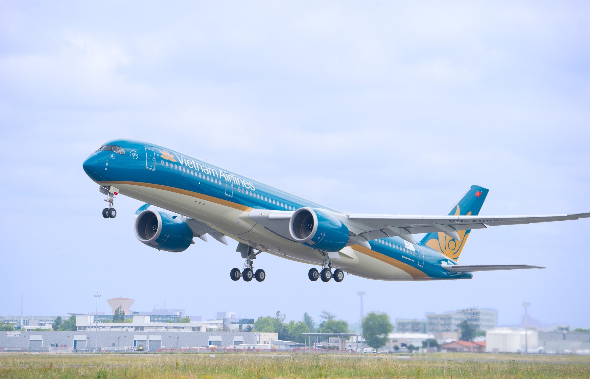 Vietnam Airlines khai thác chuyến bay mới từ TP.HCM đến Phuket bắt đầu ...